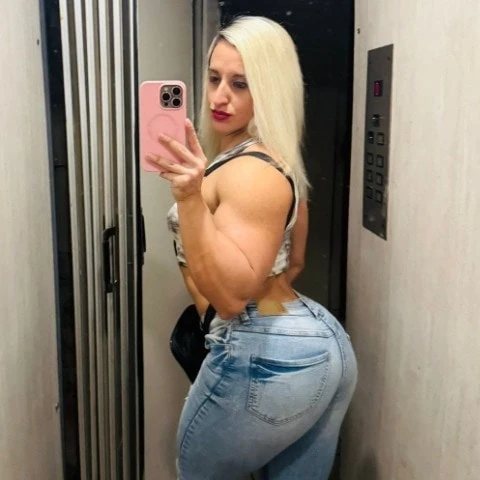 Musclegoddesskayla's porn videos and reels, nude photos and bio on xHamster